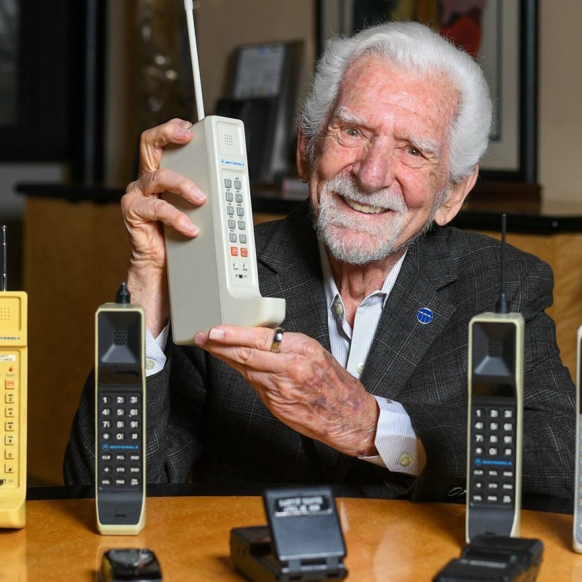 PAPERMAU: Motorola DynaTAC 8000X Paper Model The First, 59% OFF